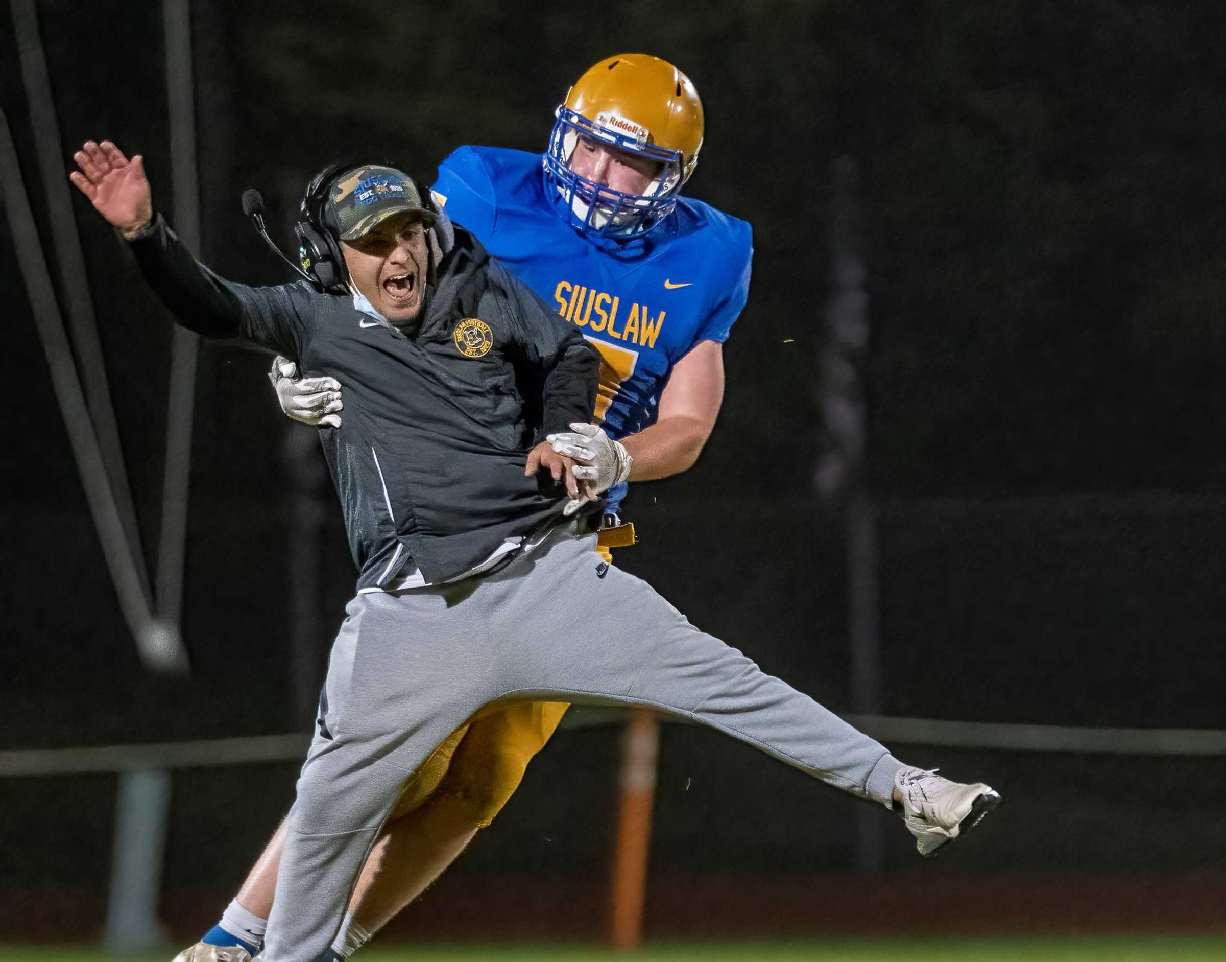 OSAAtoday - Football playoffs notebook: Title in DNA for Siuslaw's Johnson