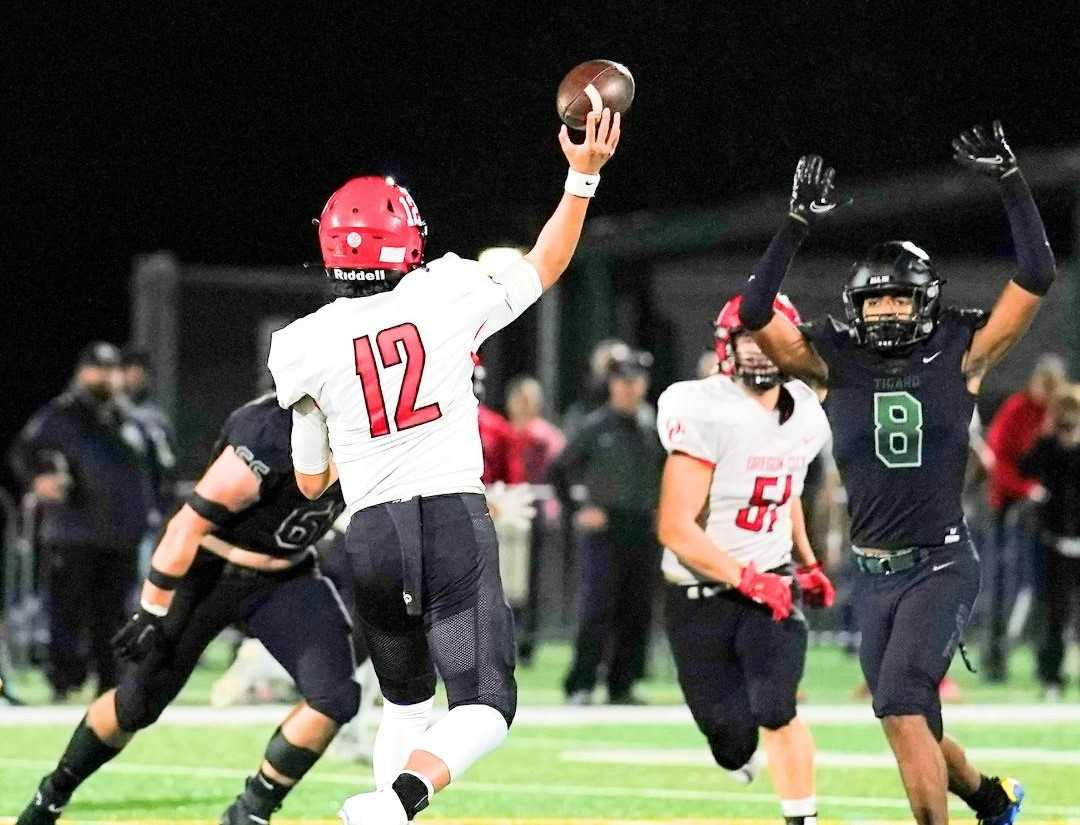 OSAAtoday - Football: 'Oregon City is here' with comeback win at Tigard